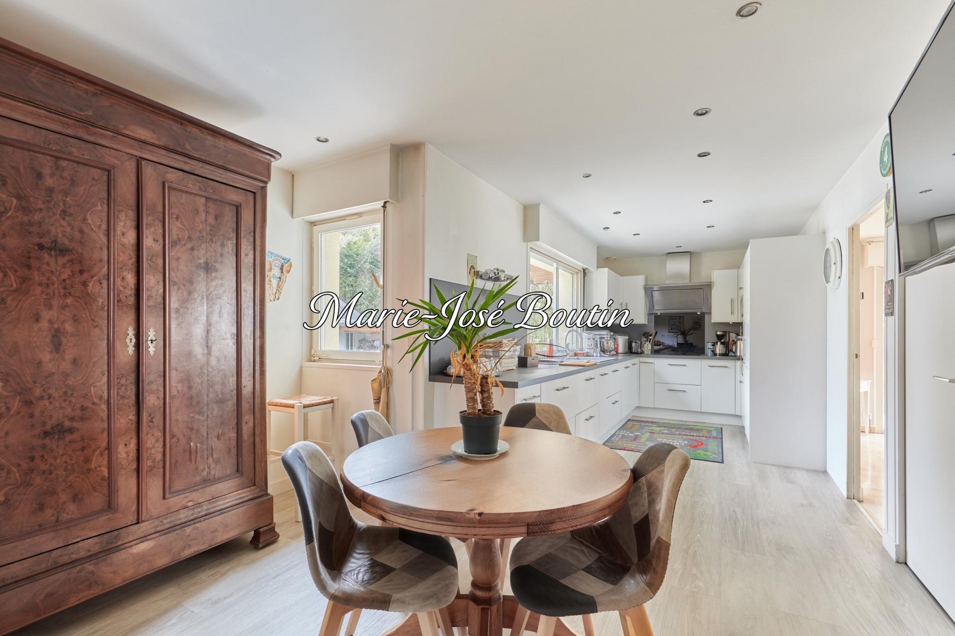 Achat : Maison à VIMOUTIERS, 61120 - 7 pièces 215m² - megAgence, réseau ...